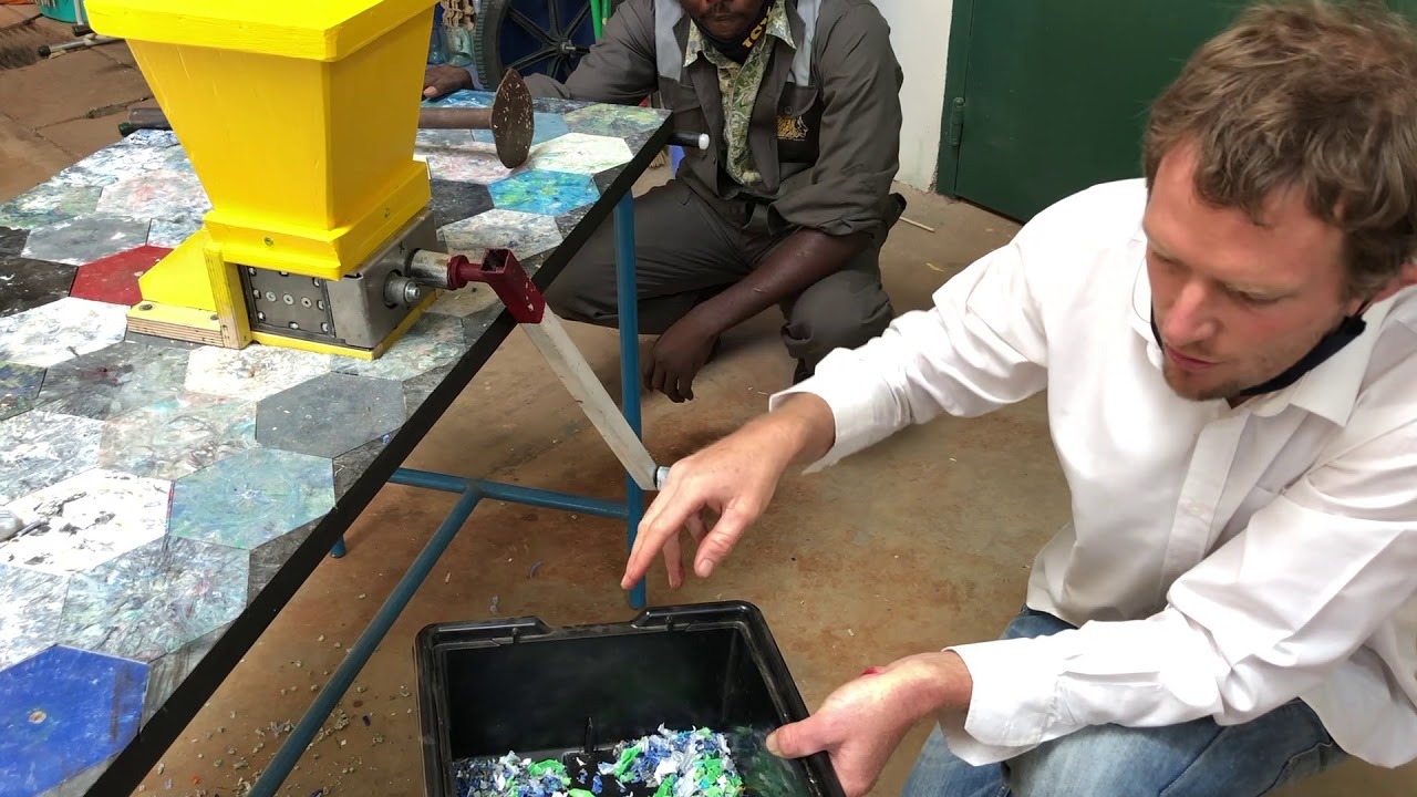 Hand Cranked Shredder - YouTube