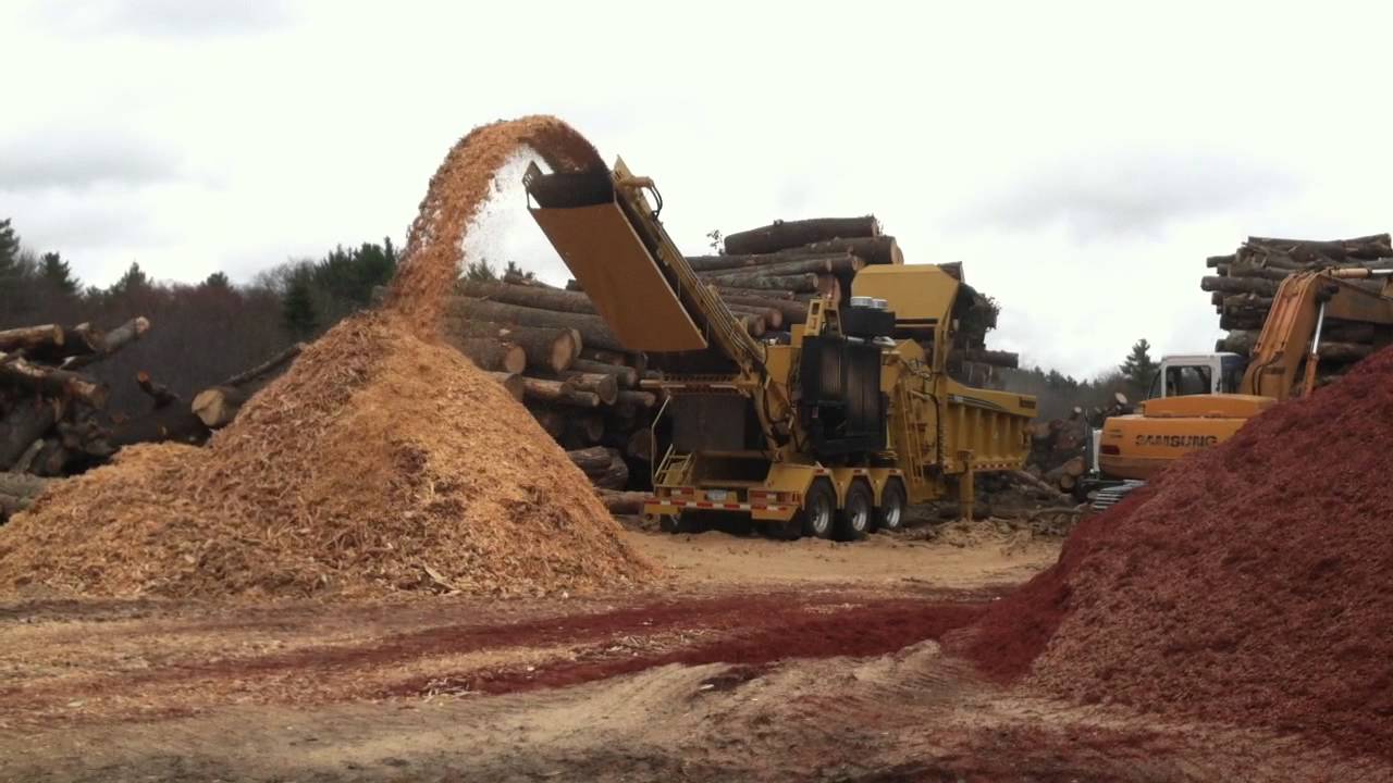 Vermeer HG6000 Horizontal Grinder - YouTube