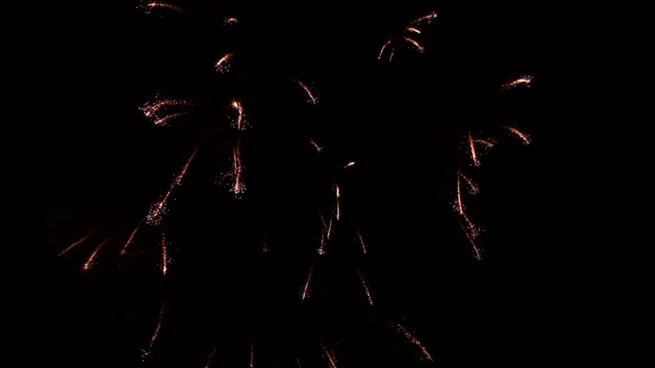 N276 4in Crackling Crossette - YouTube