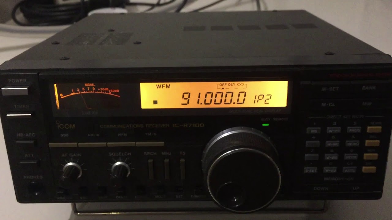 ICOM IC-R7100 on FM bands - YouTube