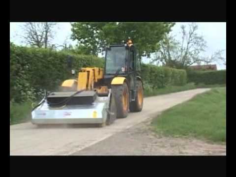 BUCKET BRUSH - SUTON - YouTube