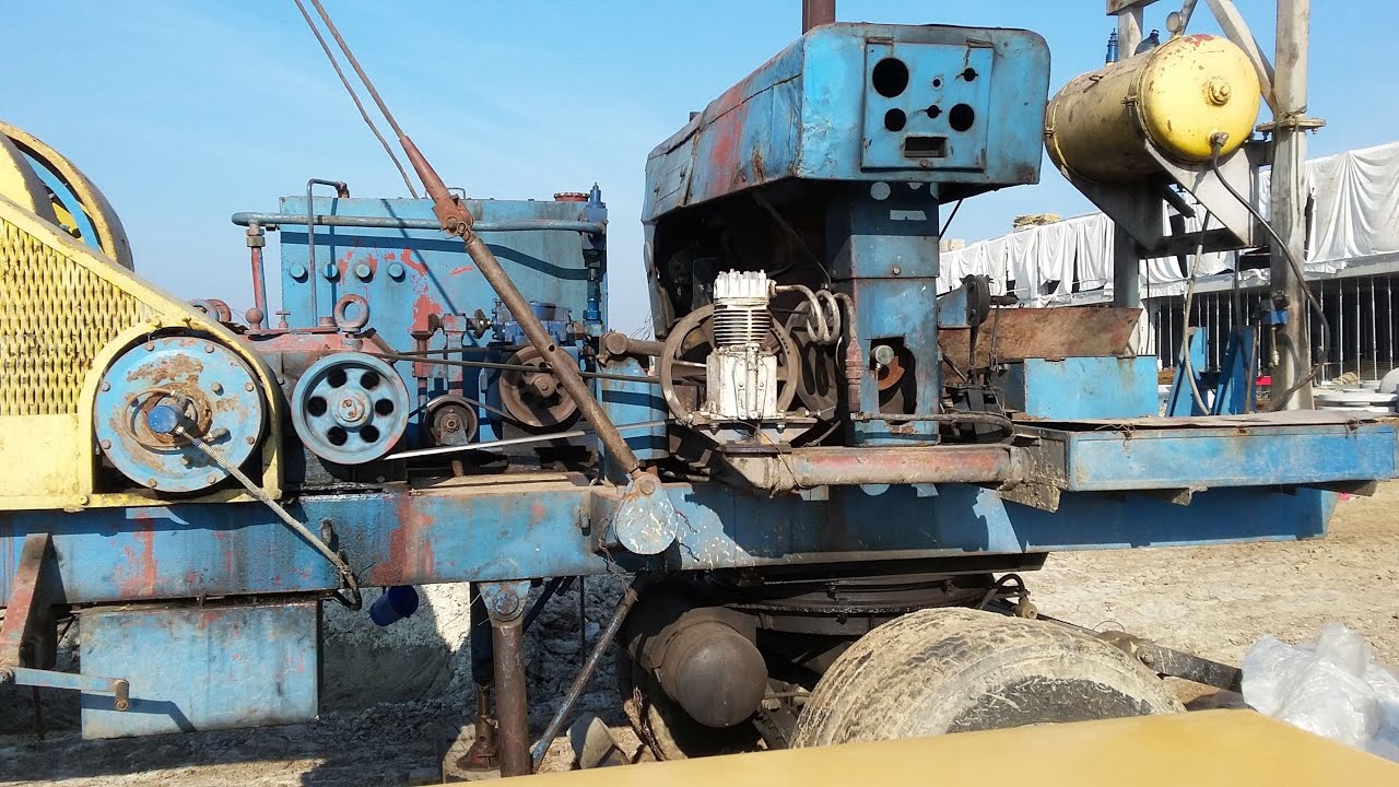 Instalatie foraj puturi FA20 de fabricatie romaneasca - in lucru: foraj ...