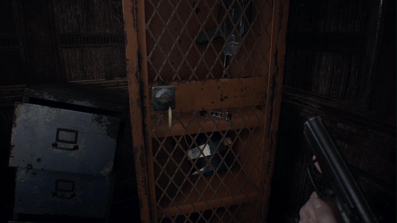 RESIDENT EVIL 7 - Getting the machine gun - YouTube