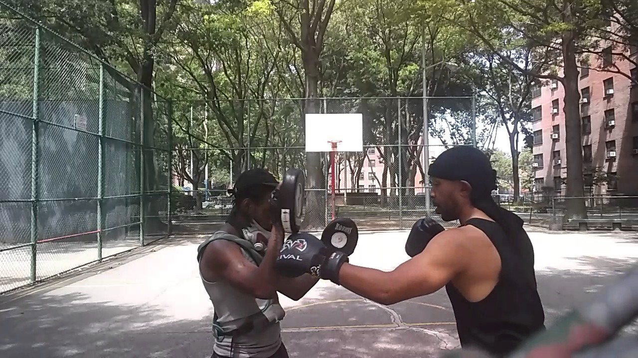 HOW TO ROLL AN PUNCH LYTE BURLY SIGNATURE STYLE - YouTube