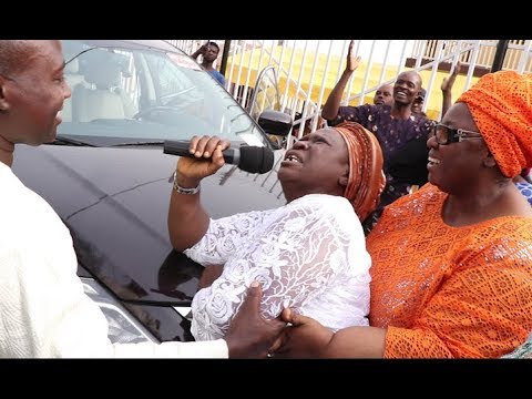 Yoruba Actor Tayo Adeleye'Mother In Tears As His Son Surprise Her With ...