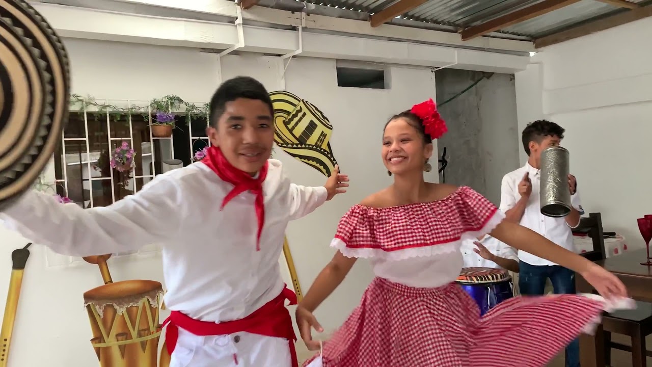 Origen de la letra de la pollera colorá. - YouTube