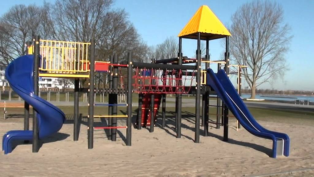 Boerplay kunststof speeltoestel (Playground) - YouTube