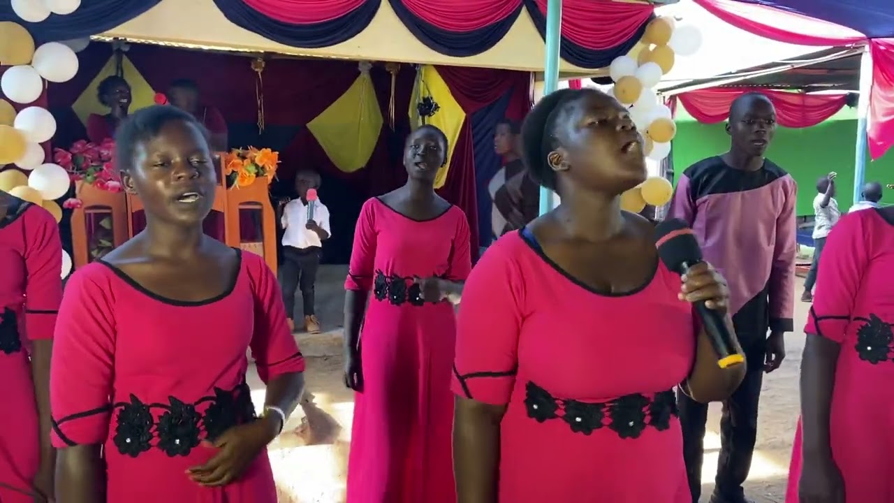 Port Shalom performing at Senye camp meeting 2022 - YouTube