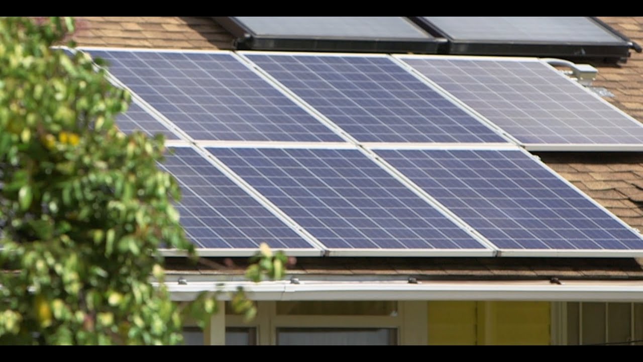 Why Hawaii's solar energy industry is at a crossroads - YouTube