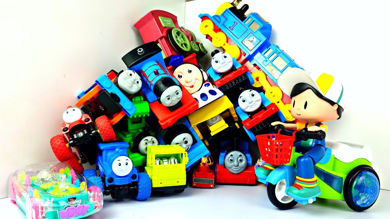 Thomas and friends , merakit kereta thomas, bicycle dancing, funny loco ...