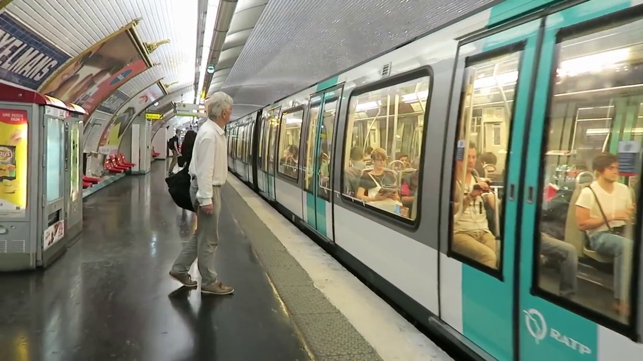 Paris Metro: Exelmans Station Line 9 Trains 31 August 2017 - YouTube