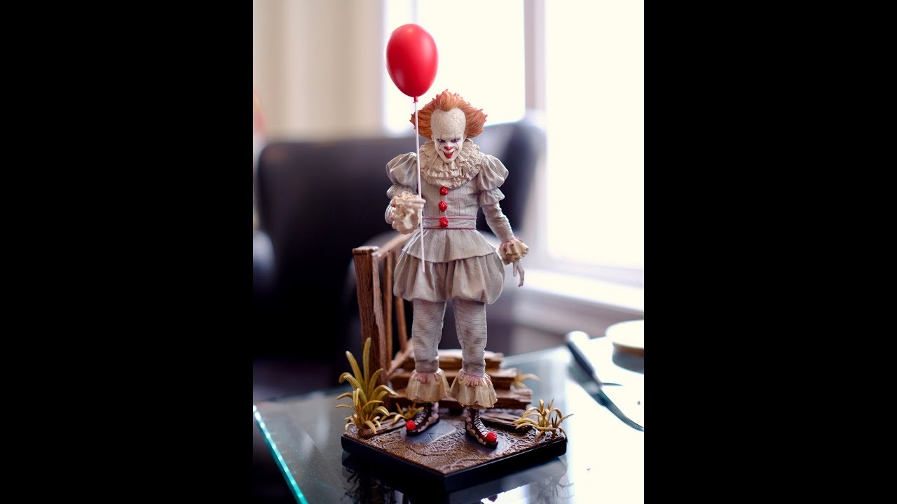 Iron Studios Unboxing of Pennywise from Sideshow - YouTube