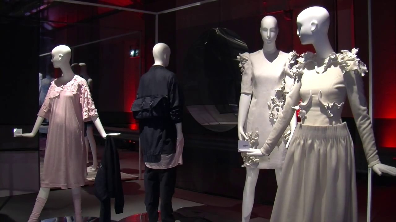 INTERNATIONAL FASHION SHOWCASE 2015 - LONDON FASHION WEEK - YouTube