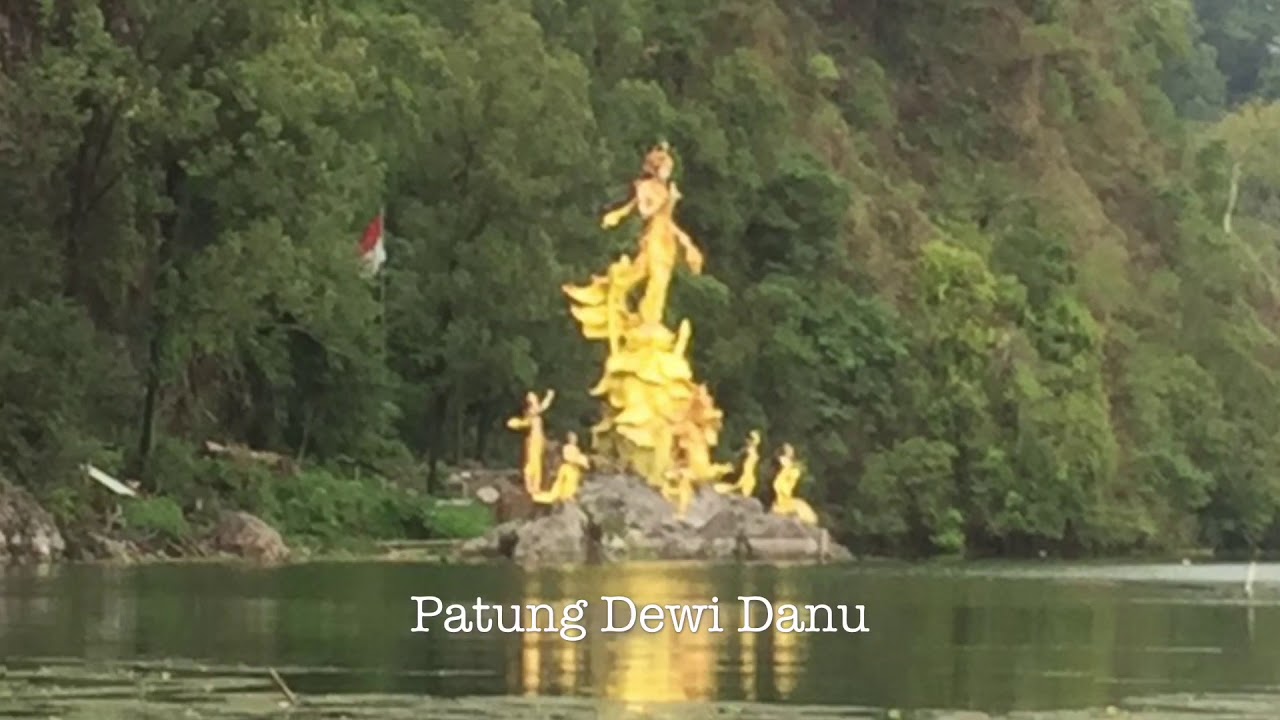 Patung Dewi Danu di Pura Hulun Danu Batur, Desa Songan, Kintamani - YouTube