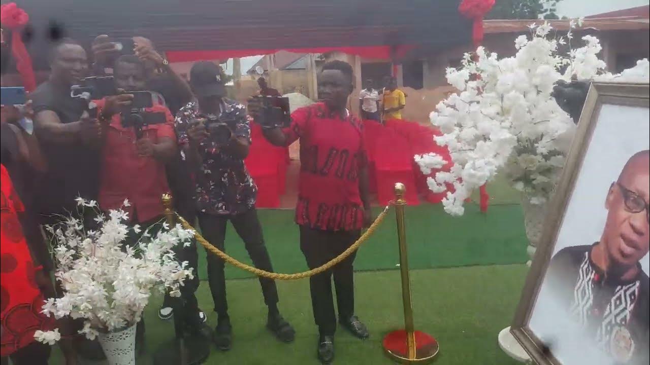 Akwaboah jnr. sorrowfully appears at his father's one week funeral at Kuamsi - YouTube
