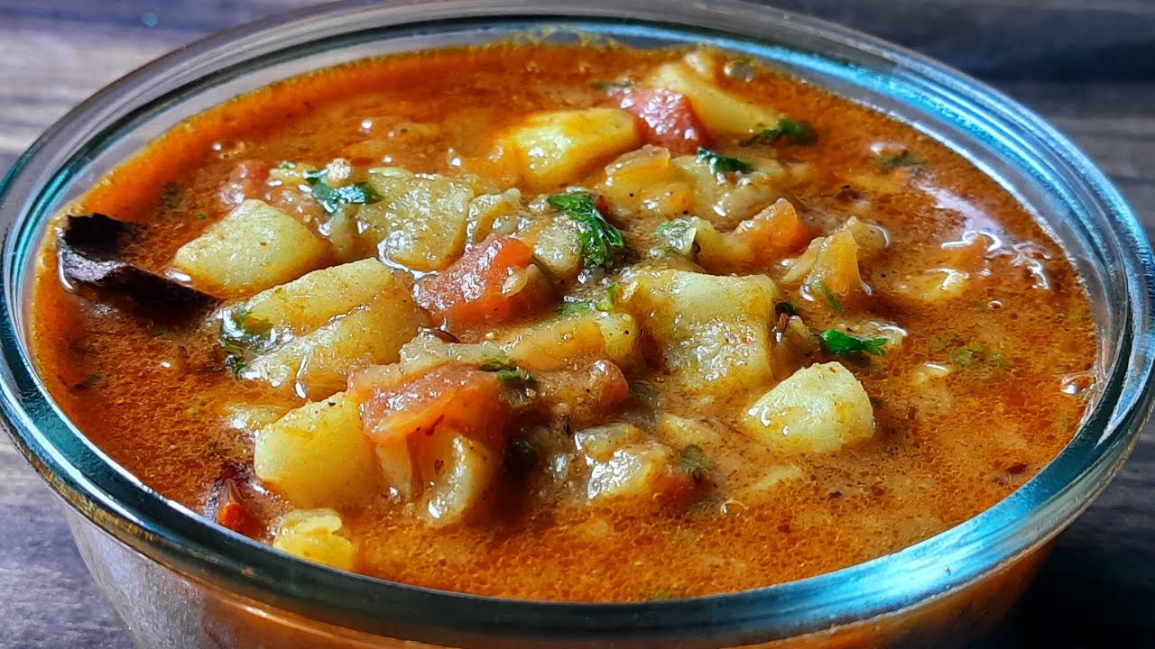 Tasty Poori Sabzi, पूरी के लिए आलू सब्जी, best sabji with puri/roti ...