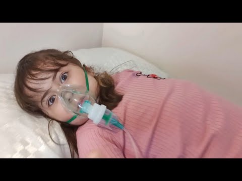 ESMA OKULDA HASTA OLDU DOKTOR ŞURUP VE BURUN SPREYİ VERDİ ماما جابت بيبي - جنى مقداد | طيور الجنة