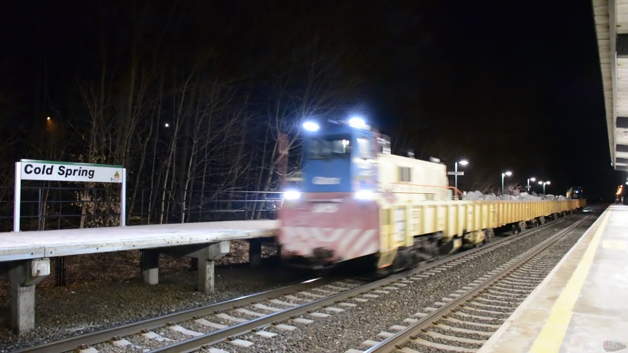 GREX SPS Slot Train w/ Horn @ Cold Spring (Hudson Line) - YouTube