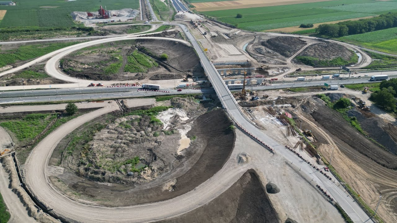 Petlja autoputa Ruma - Šabac, iznad autoputa E70, Beograd-Zagreb - YouTube