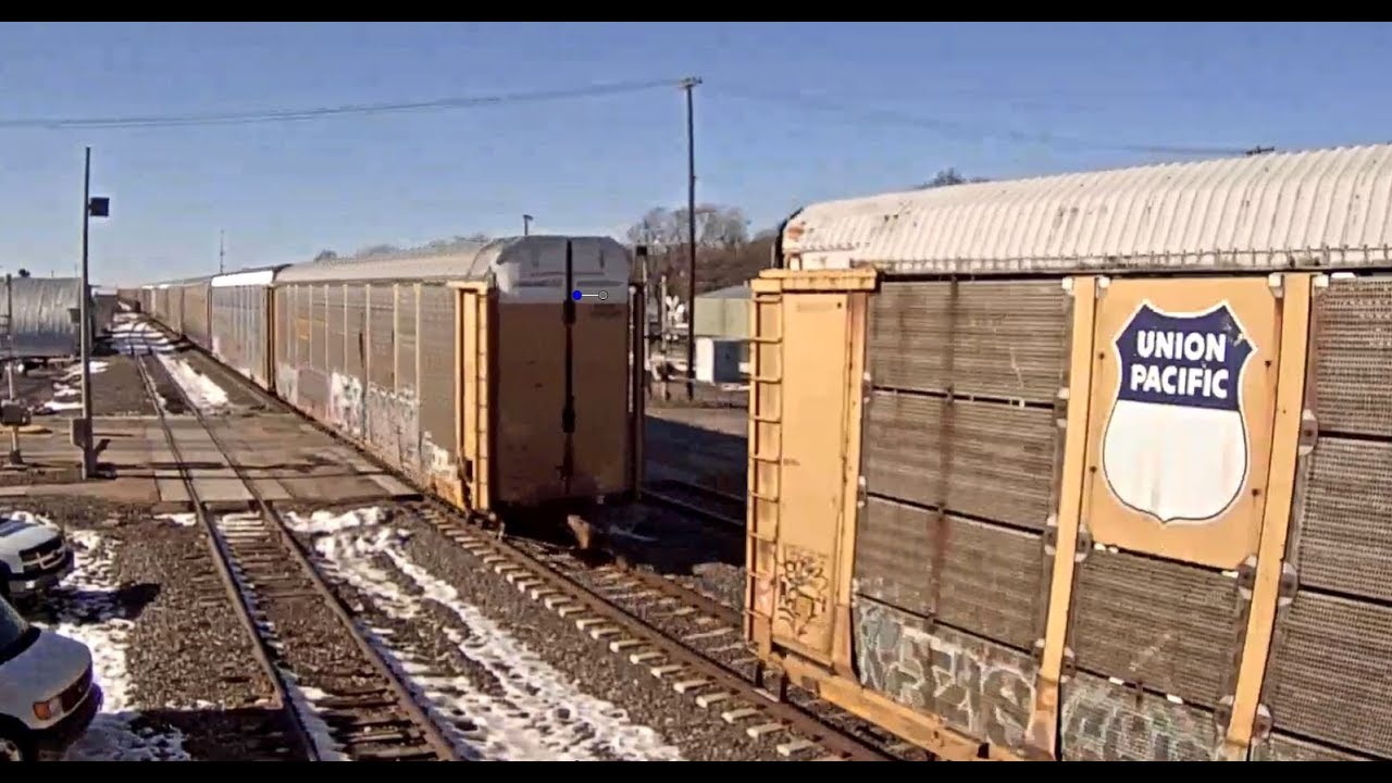 TRAIN CAR SEPARATION "DRAFT GEAR FAILURE" KEARNEY, NE - YouTube