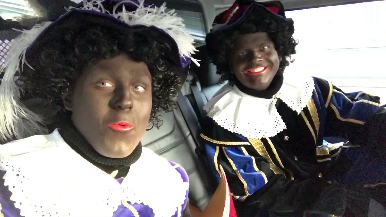 ZingPiet en InpakPiet In De Pepernotenbus - YouTube