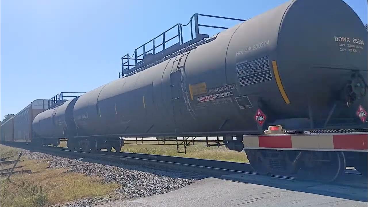UP 5804 NB New Paint Scheme Leads Manifest Magnolia,Tx - YouTube