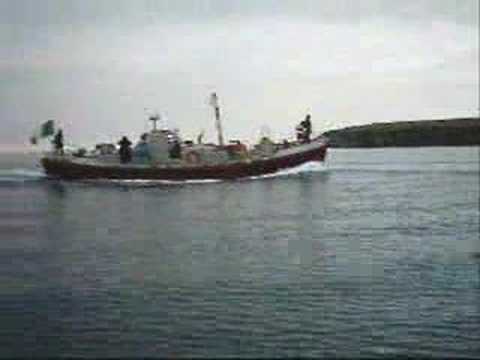 Barnett class lifeboat ON943 at displacement speed - YouTube