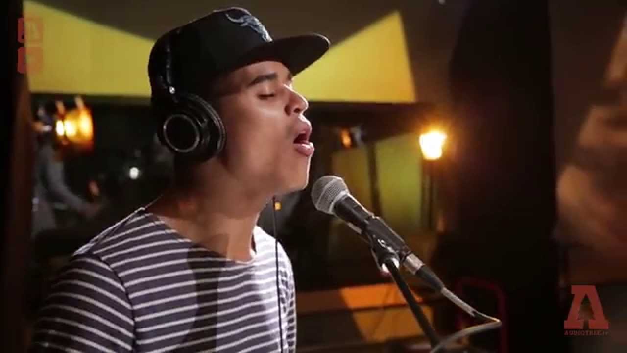 Jakubi - Holiday - Audiotree Live - YouTube