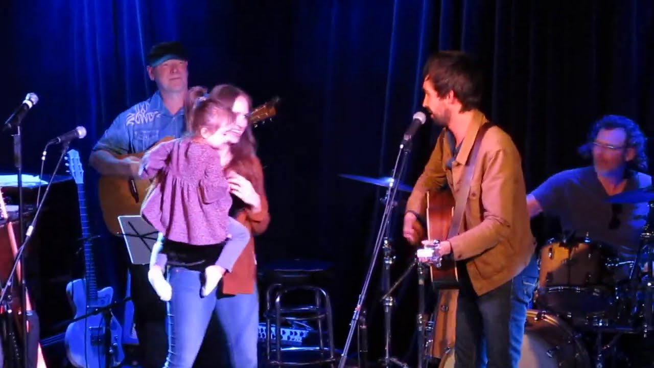 Mo & Emily Pitney at 3rd & Lindsley - "Ain't Bad for a Good Ol Boy ...
