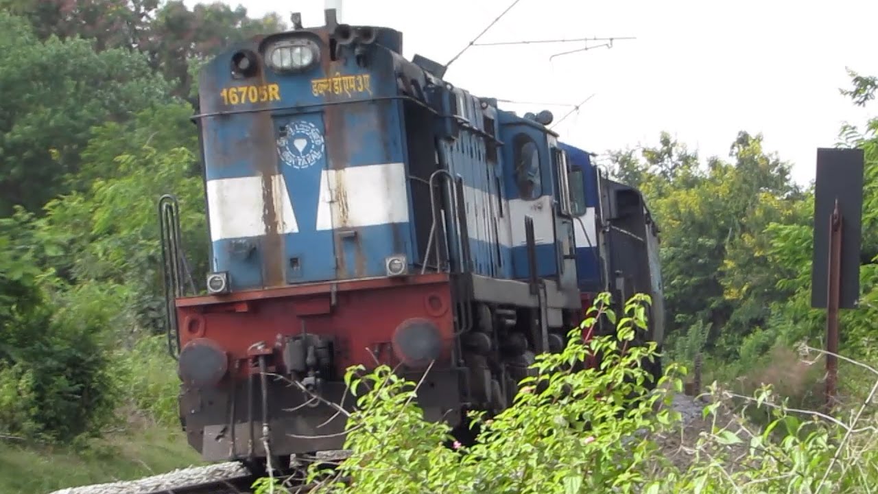 Rebuilt WDM 3A leads WDM 3D followed by Vijayawada Passenger : Indian ...