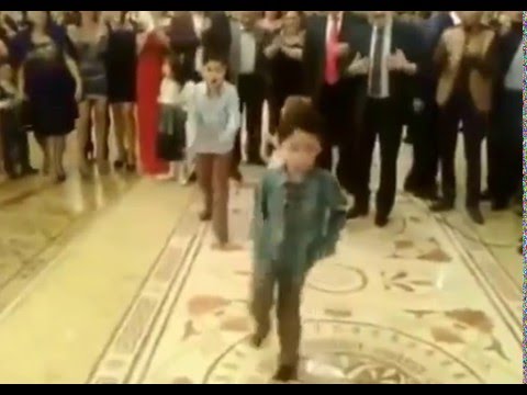 Azərbaycan toyu balaca usagin mukemmel reqsi