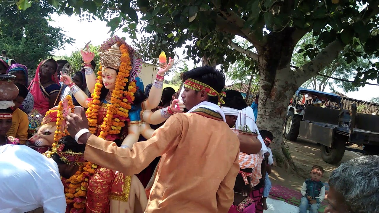 Durga pandal bara choraha Chamarawah - YouTube