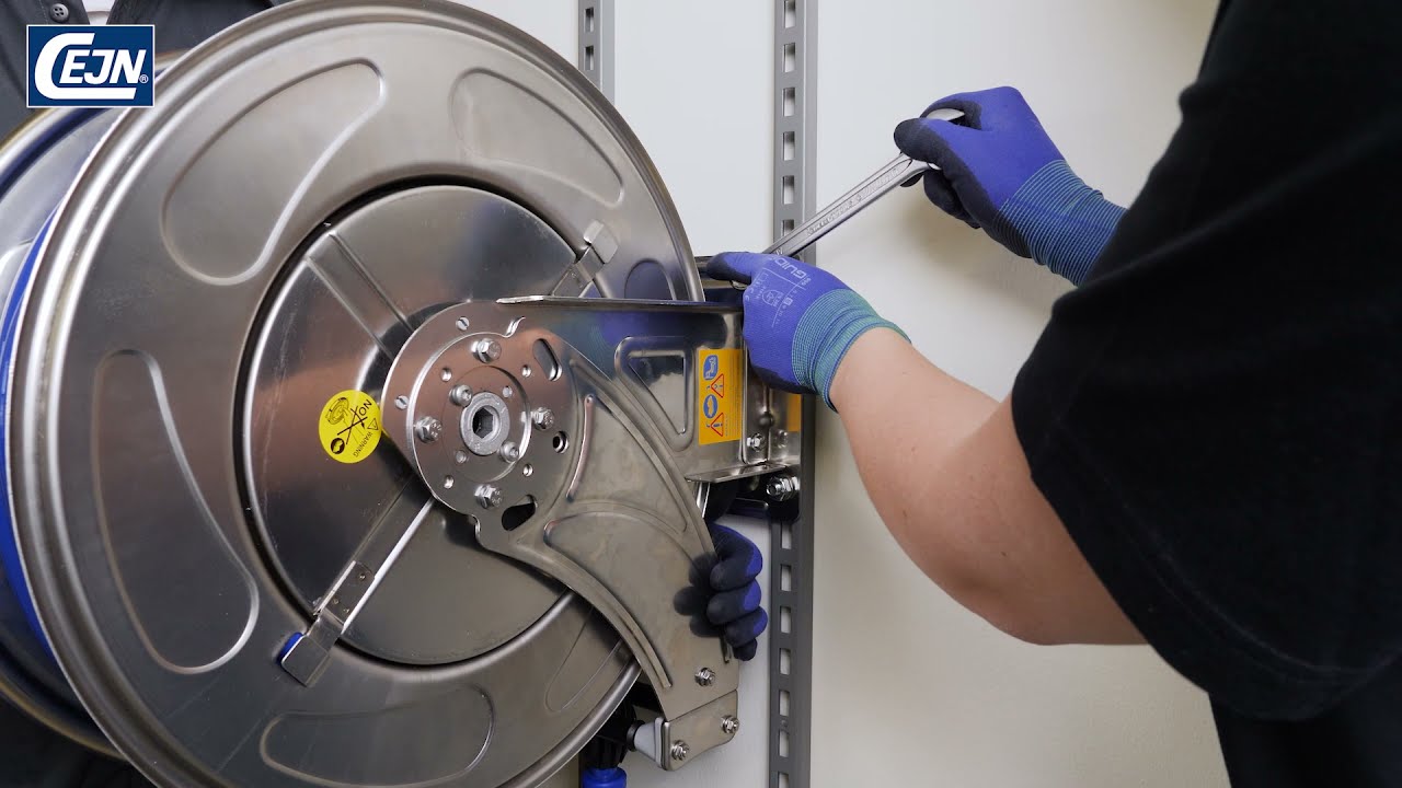 How to install the Stainless Steel Hose Reel with the wall bracket ...