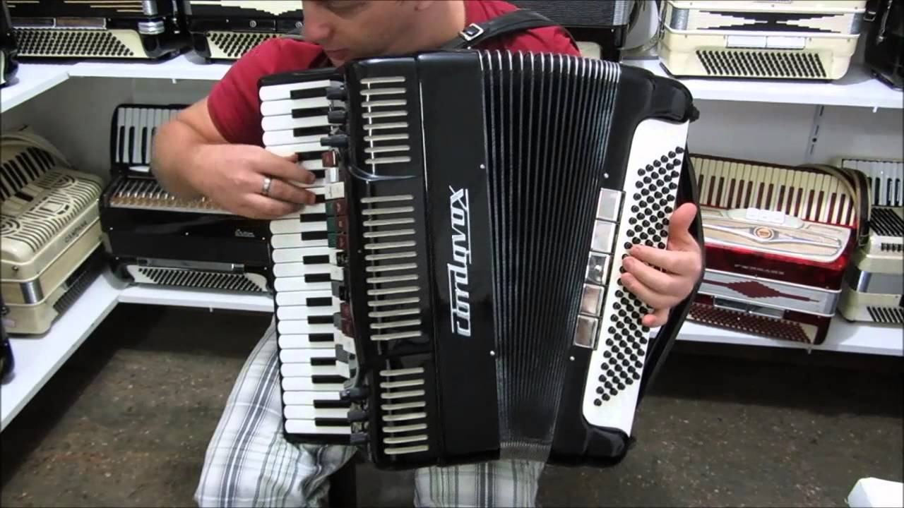 Acordeon Cordovox 4x4 - YouTube