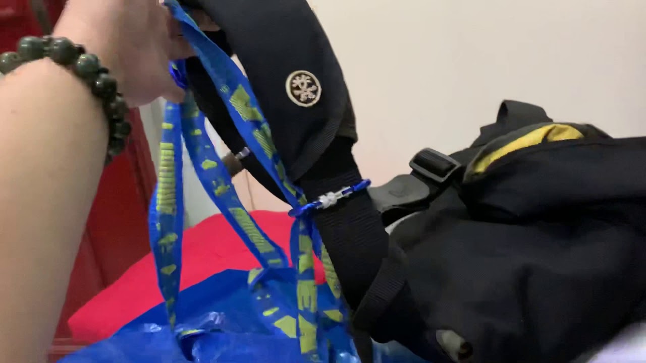 Easy way to carry recycle bag without it sliding down - YouTube