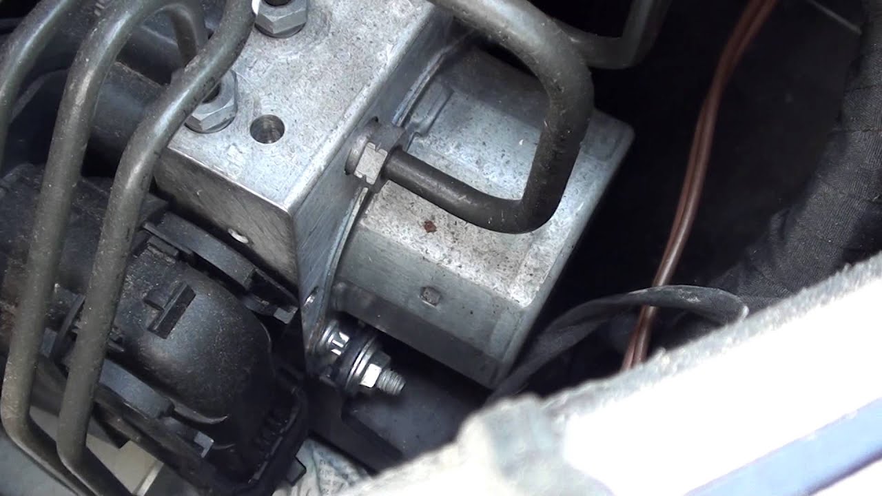 Mercedes B Class W246 ABS Pump & Module Location - YouTube