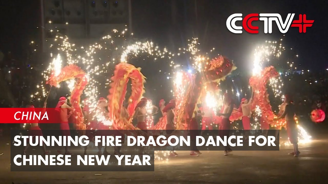Folk Artists Perform Stunning Fire Dragon Dance to Celebrate Chinese ...