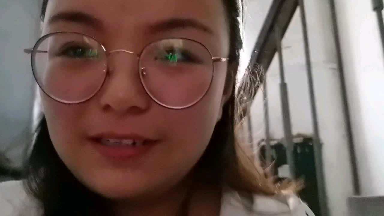 全b站衣服最少的up主!但我每天还是挺高兴! Youtube