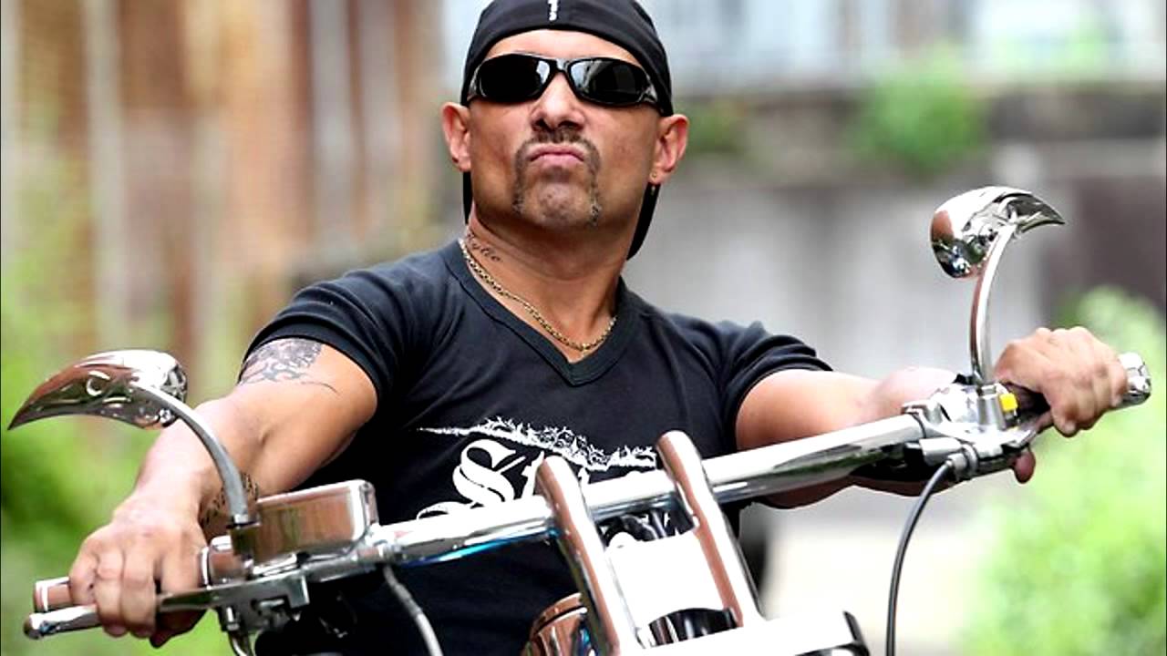 Housos Theme - YouTube