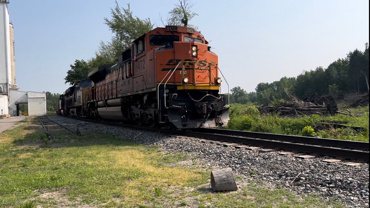 C800 with BNSF engine 8472+ CSX engines 3380+3039+128 coal cars and ...