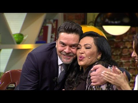 Beyaz Show - Türkan Şoray ile Beyaz tatlı tatlı atıştı