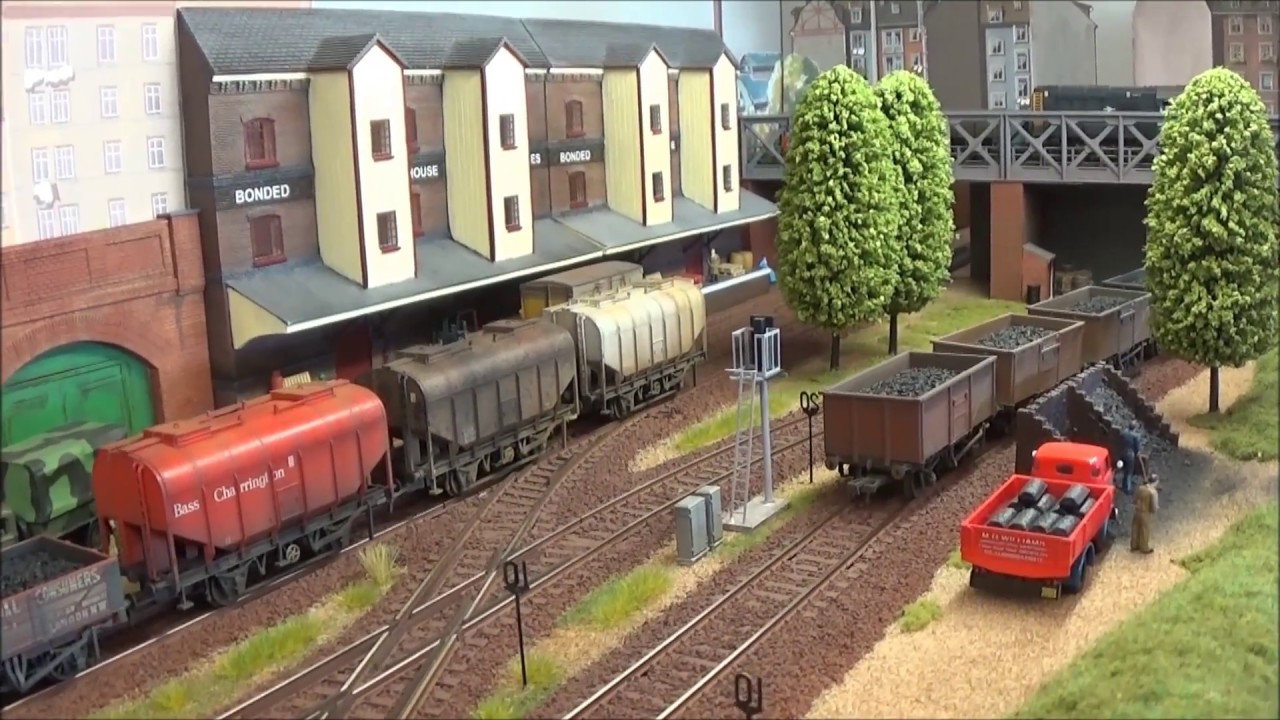 Heljan 2303 Class 23 Baby Deltic diesel D5909 in BR Blue with large ...