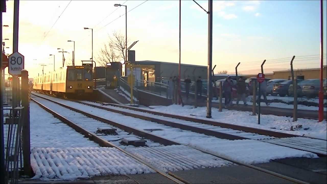 Tyne and Wear Metro - Metrocars 4027 and 4045 departing Callerton ...