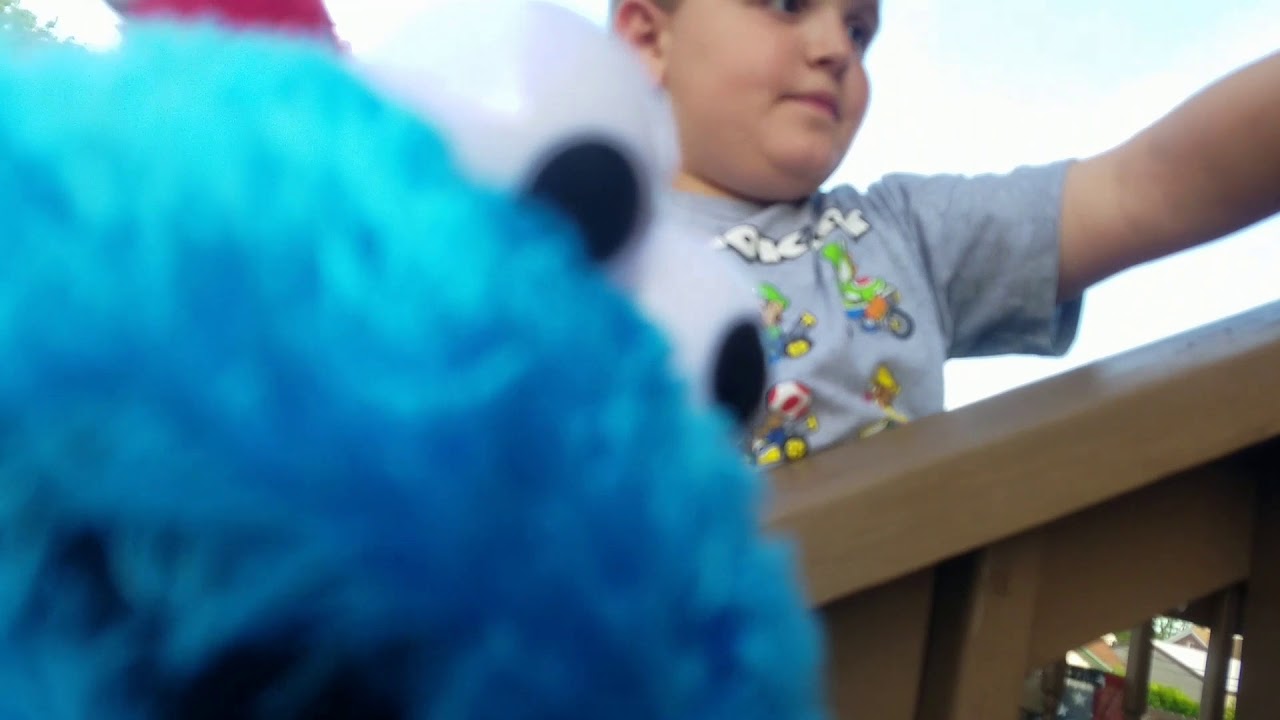 Elmo and cookie monster save the mario bros - YouTube