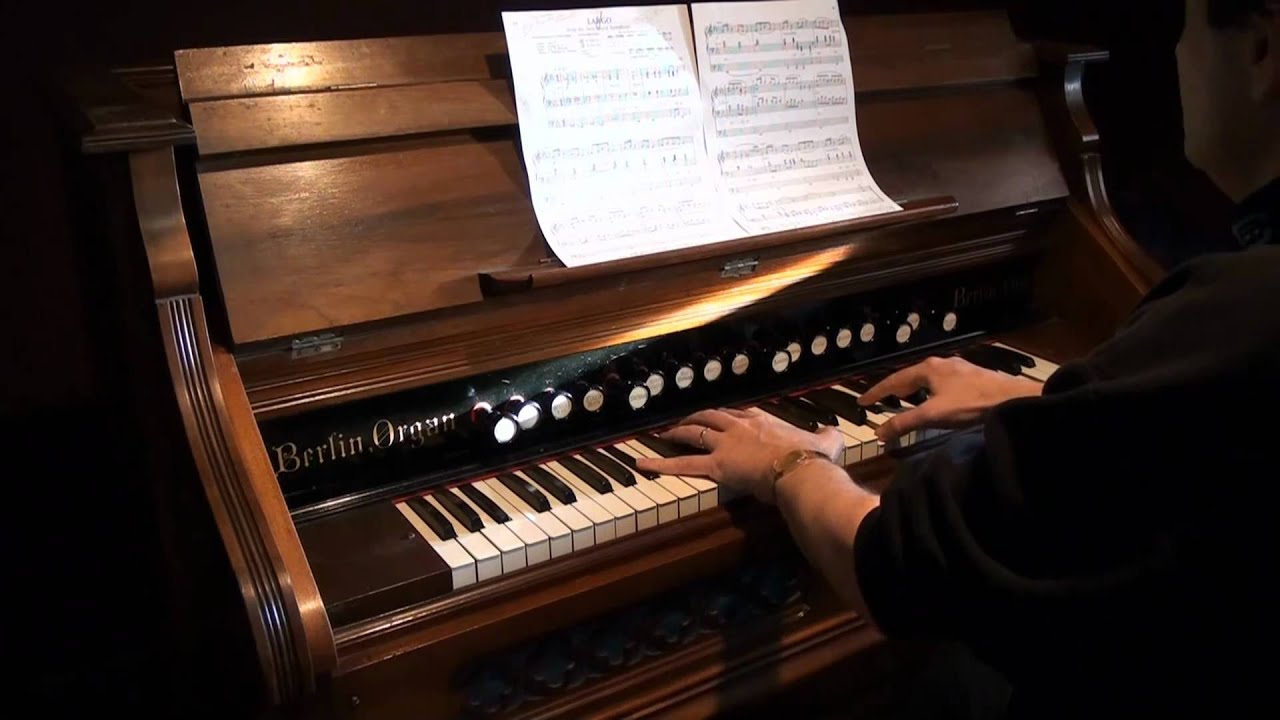 Largo (from the New World Symphony) - Antonín Dvořák - Berlin Reed ...