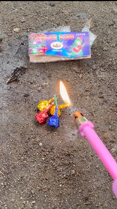 Menyalakan petasan telur dino !!! #experiment #Petasan #mercon #shorts - YouTube