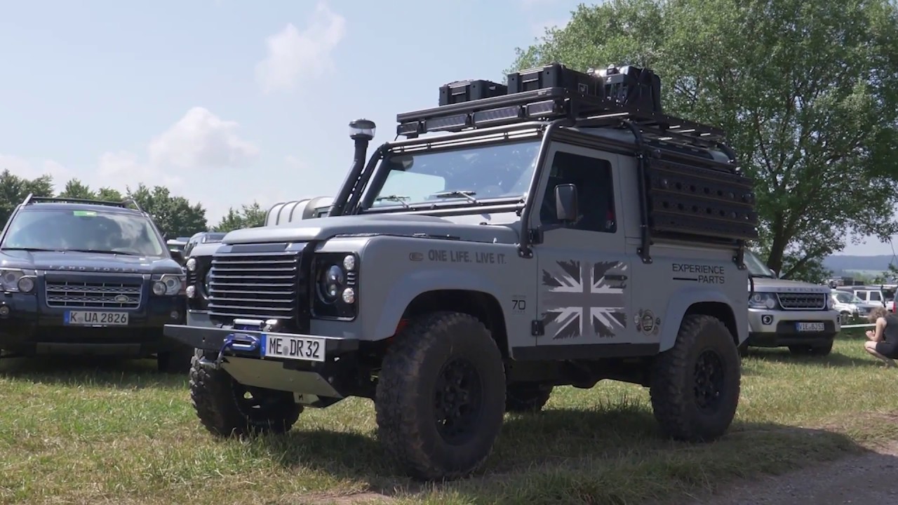 2018 Guinness World Record - Longest Land Rover Parade of the World ...