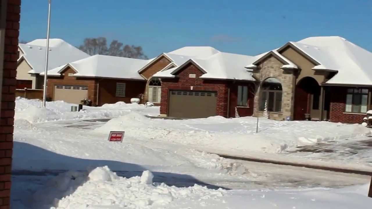 Snow In Feb 3 in sarnia - YouTube