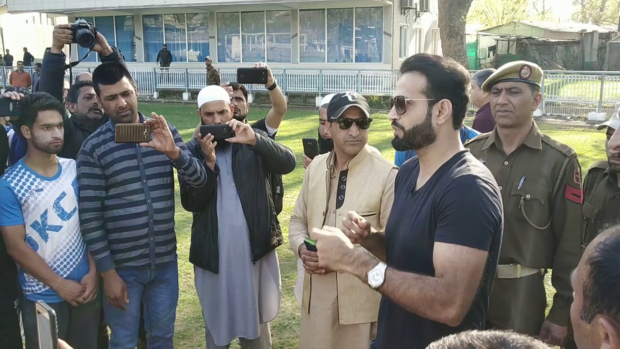 Irfan Pathan interacted with JK cricketers in Srinagar - YouTube