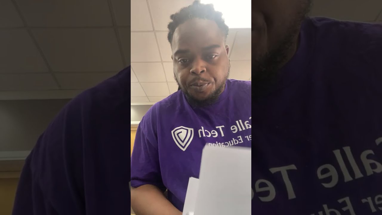 Johnny Brisco is live! @barber school - YouTube